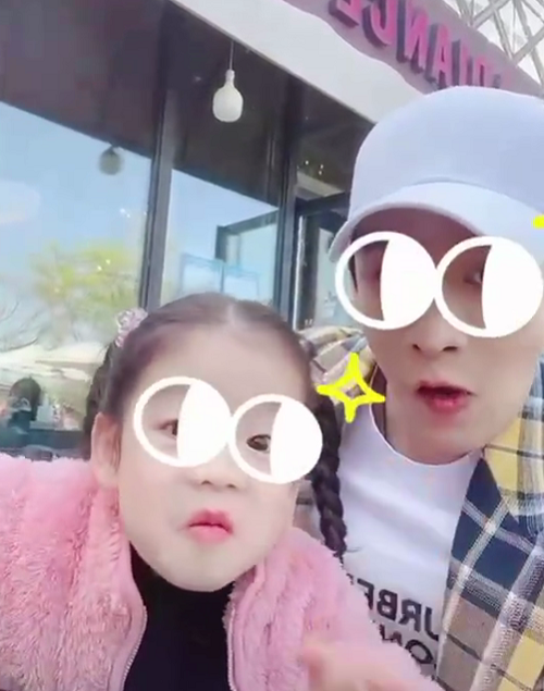 Xiao Li Lin Jingchao's daughter rarely appears in the picture, cute and ...
