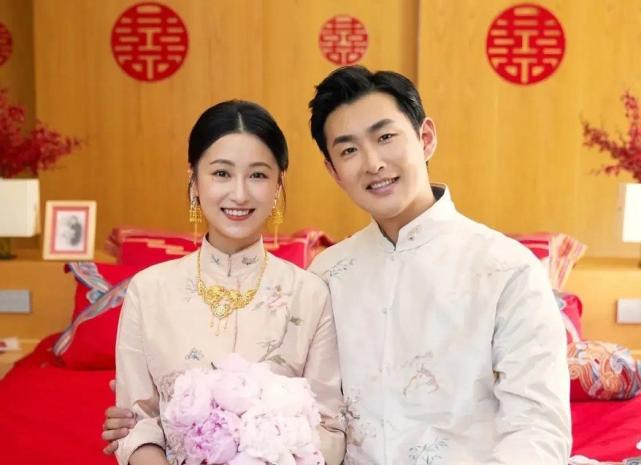 Wang Yanlin held hands and kissed the bride at the wedding, Huang Zitao ...