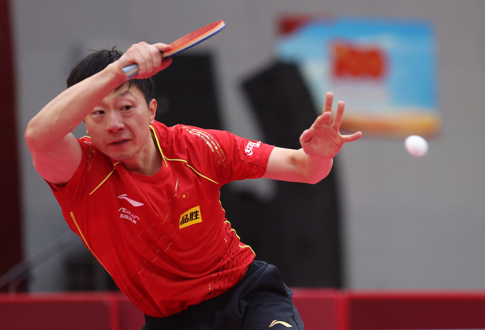 Ma Long made a good start, defeated 18-year-old Xiang Peng 4-1 in the ...