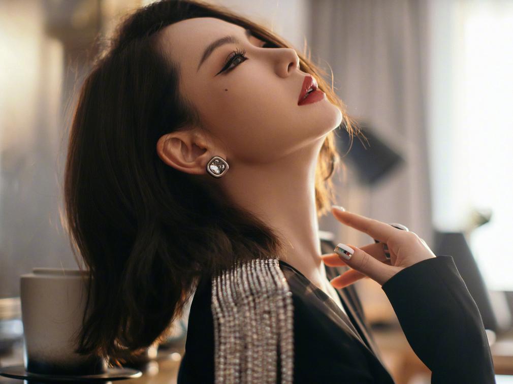 Qi Wei has short hair and finishing work photos, and the royal sister ...