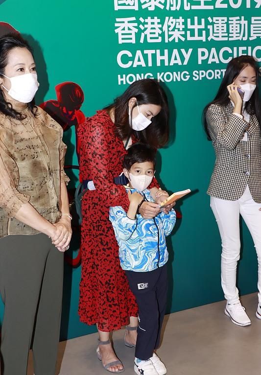 Three generations live in the same house, Huo Zhongxi is too clingy to ...