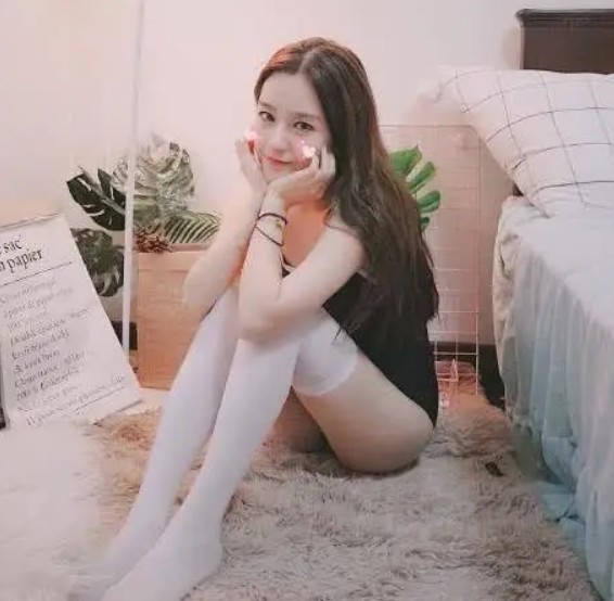 After wearing swimwear at S8, Rita fulfilled the promise of EDG championship this year. The ...