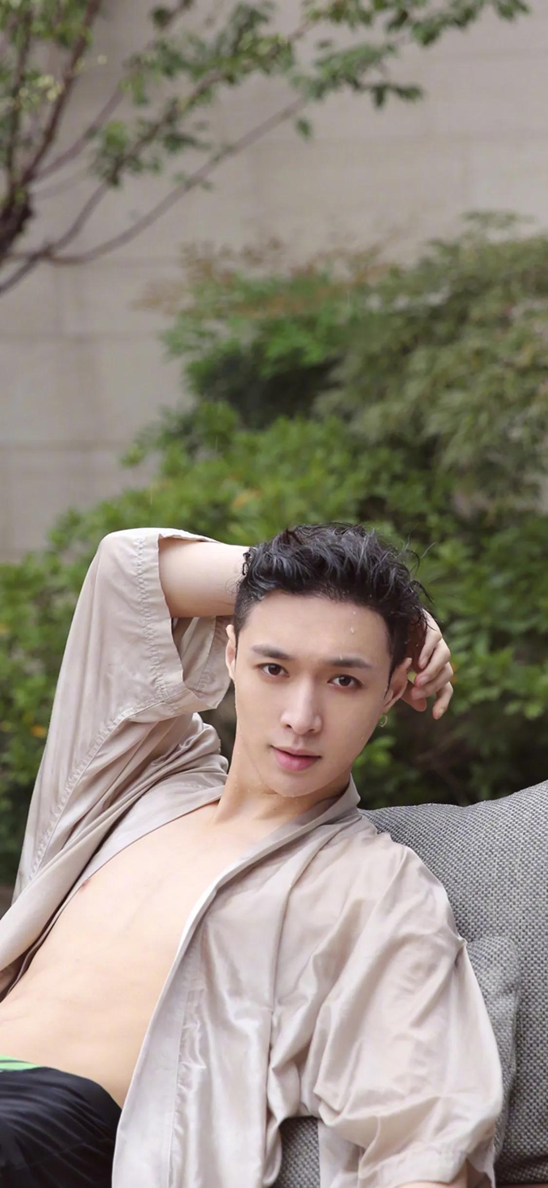 Star series wallpaper ~ Zhang Yixing - iMedia