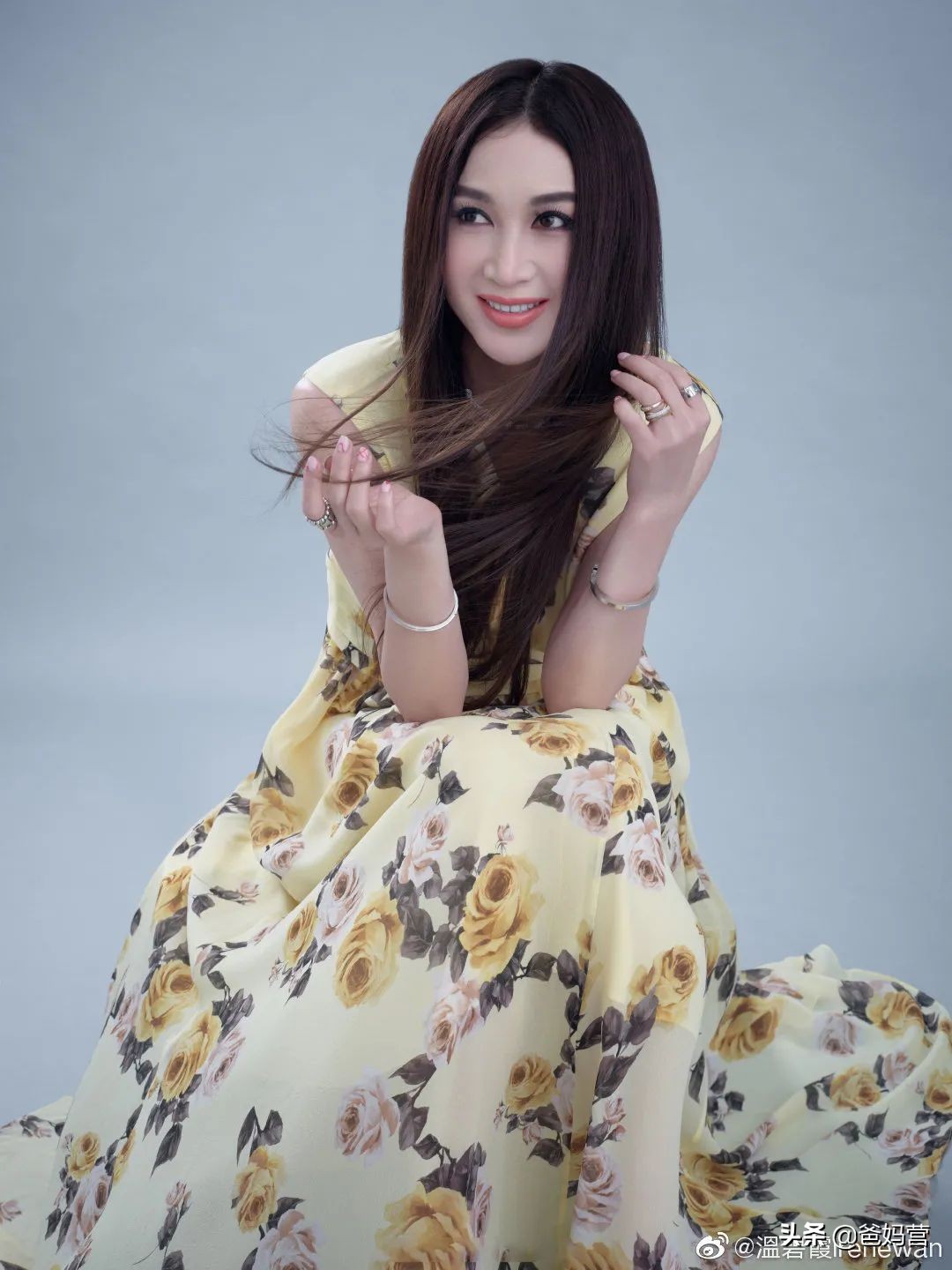 The 55-year-old "Most Beautiful Daji" came back with fluffy and thick ...