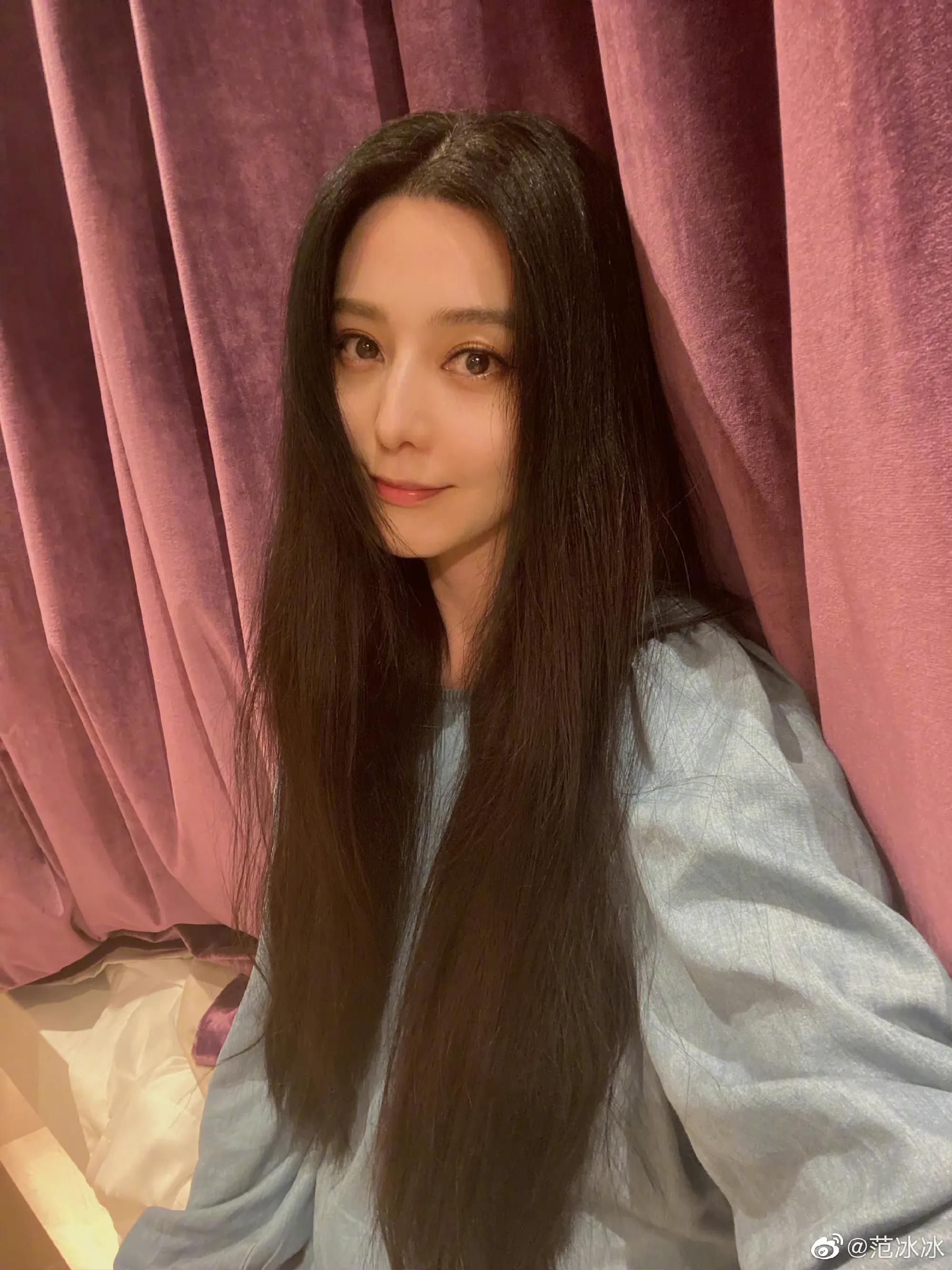 Fan Bingbing's long hair reaches waist - iMedia