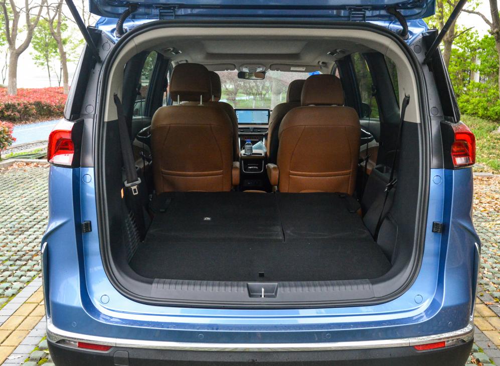 SAIC Maxus MAXUS G50 PLUS, starting from 109,800, wheelbase 2 meters 8 ...