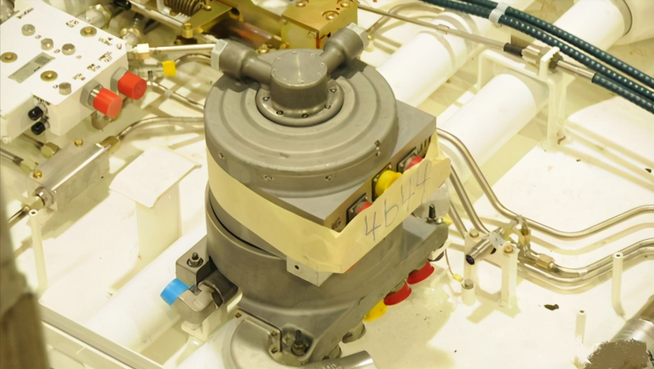 The tank turret can rotate infinitely at 360 degrees. How to connect ...