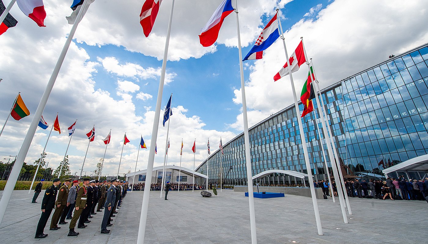 The new NATO headquarters, the design presents the image of "fingers ...
