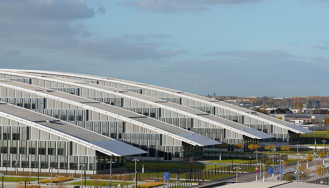 The new NATO headquarters, the design presents the image of "fingers ...