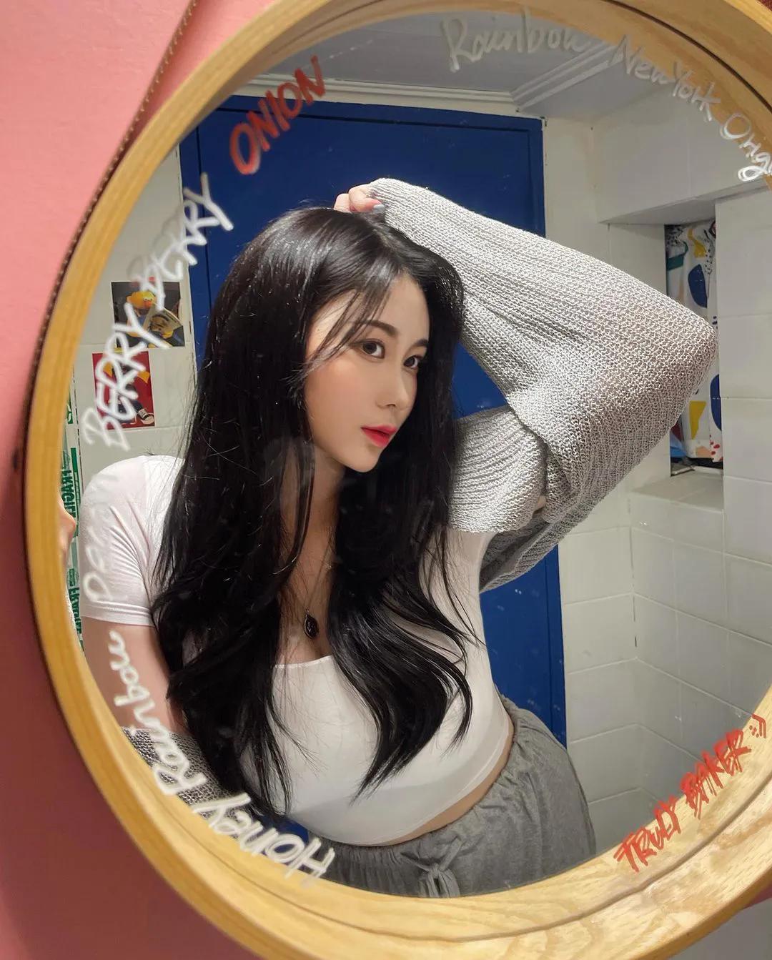 South Korean model Jiwon, Gu Pan is radiant and sultry - iMedia