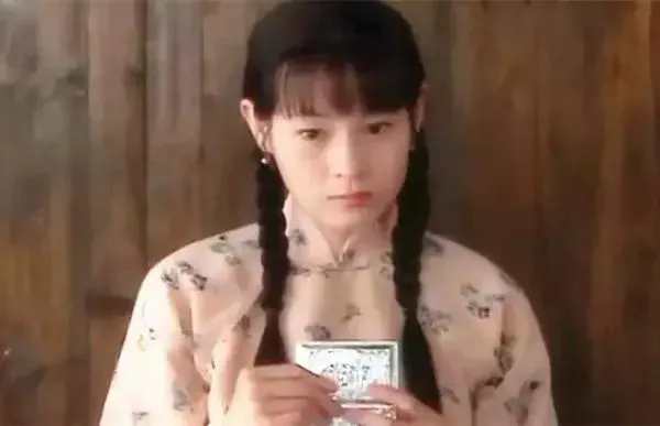 Zhang Youyi: After getting rid of the scumbag husband, she turned ...