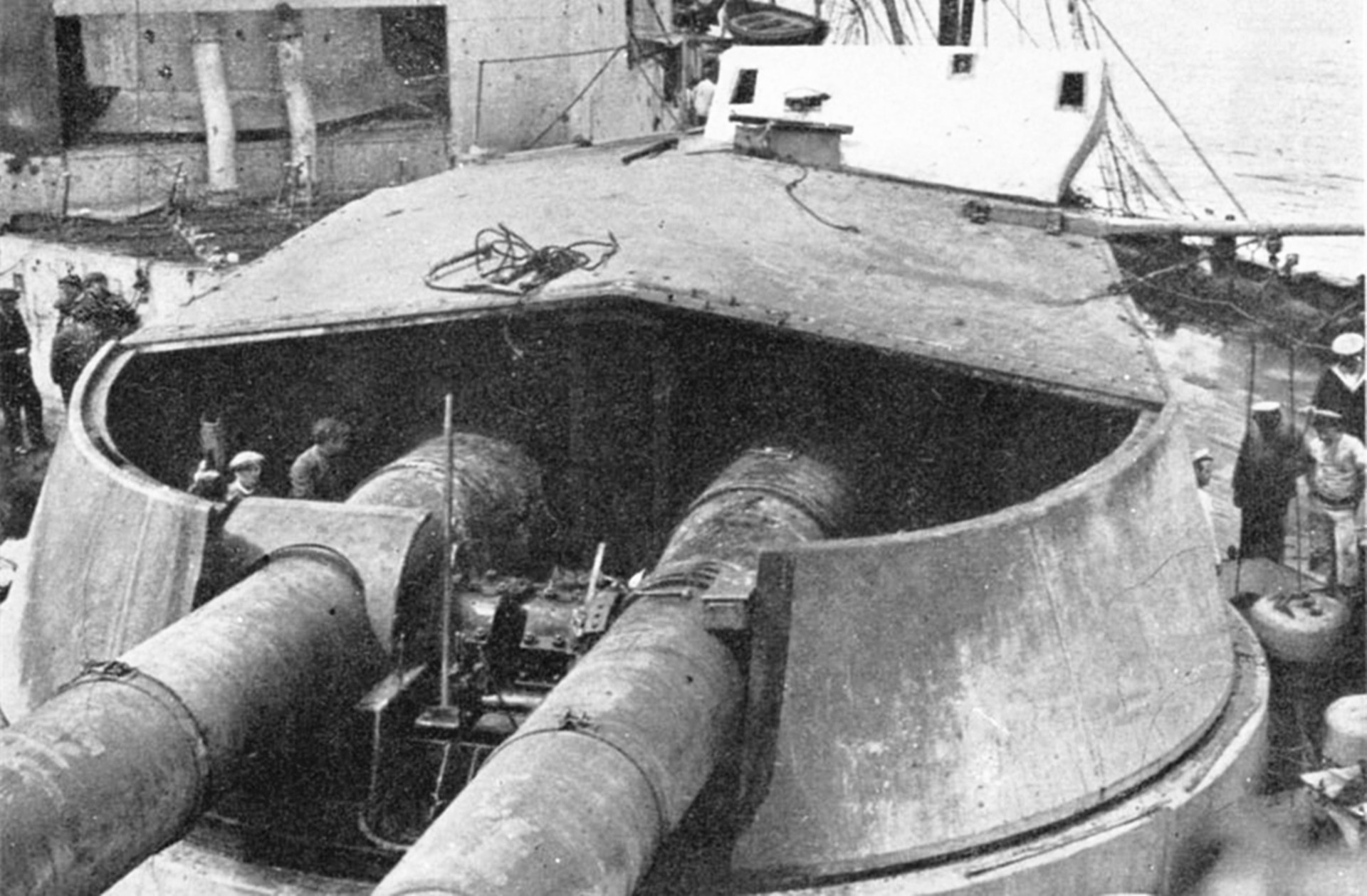 Japan's Yamato, the strongest battleship in history, has nine 460mm ...