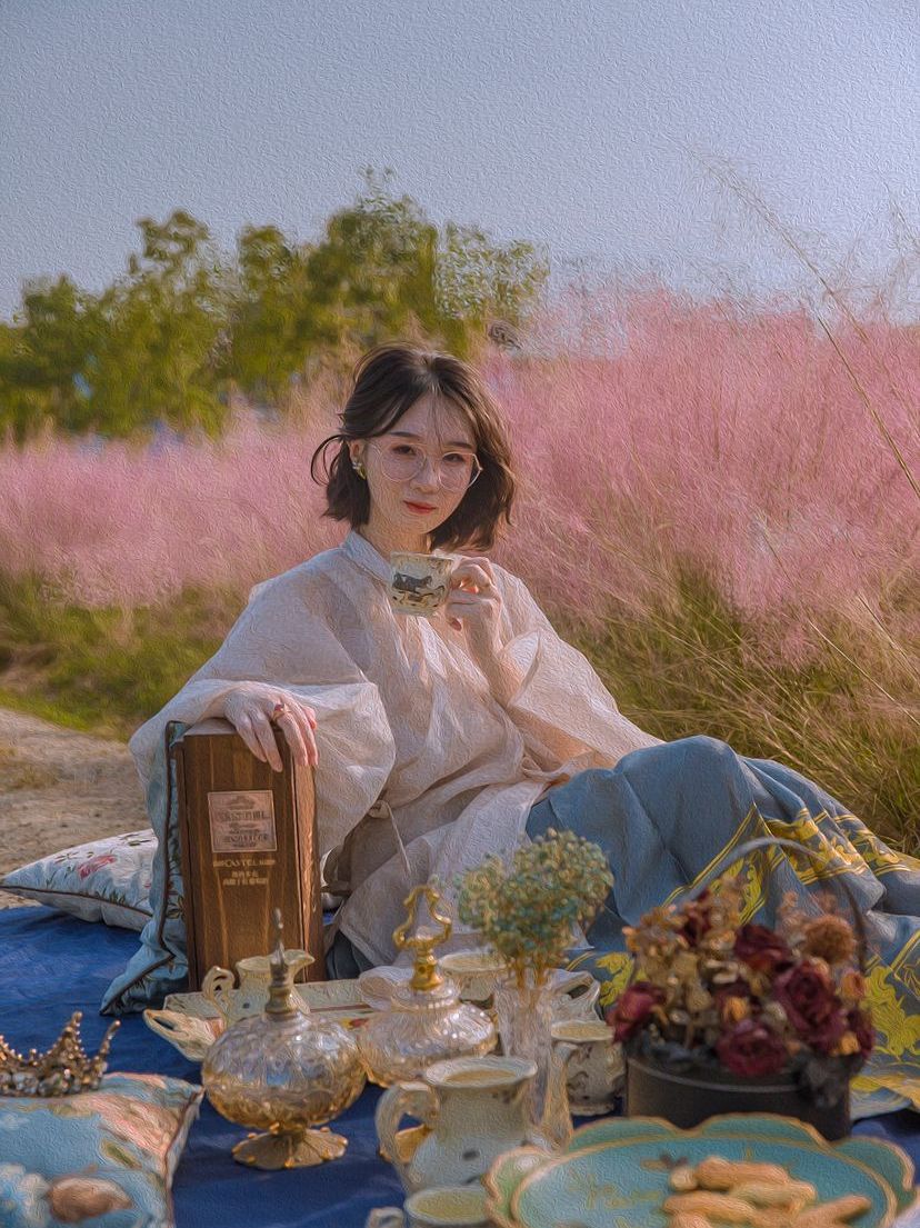 The "combination of Chinese and Western" in the Hanfu, when the western ...