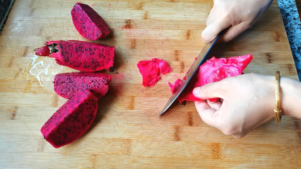 Don't throw away the pitaya peel, it contains precious anthocyanins ...