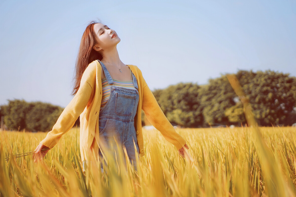 How to take a portrait photo of a rice field? Try these 7 photo poses ...