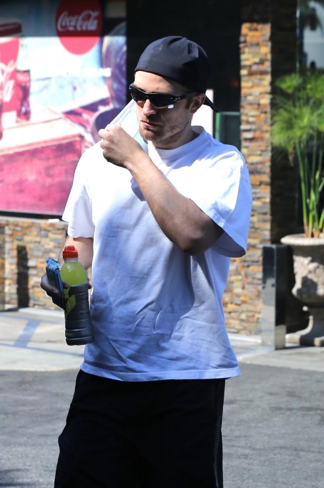 Robert Pattinson is out of the street refreshingly, with a tall and ...