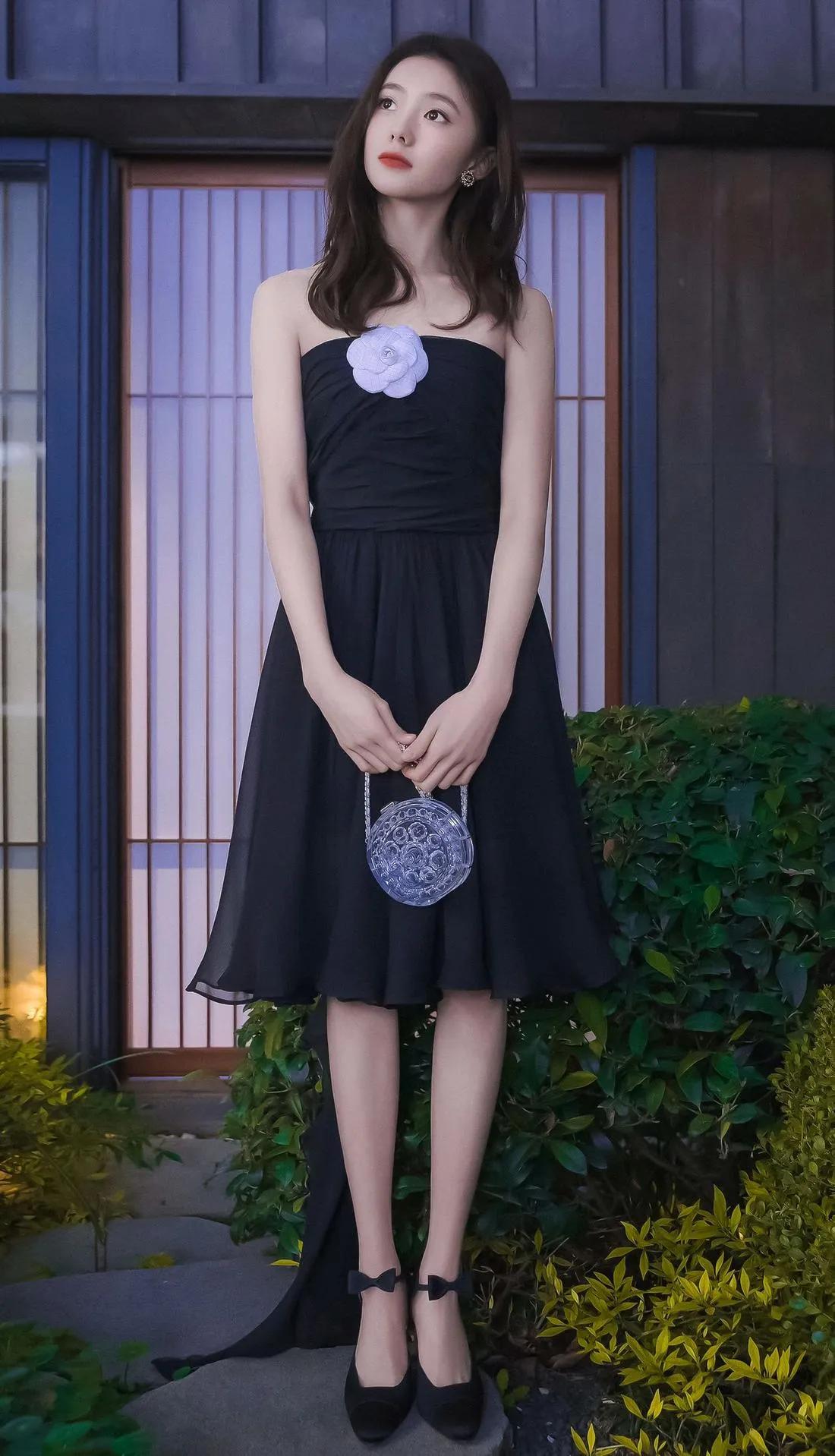 Liu Haochun's photo is beautiful and elegant - iNEWS