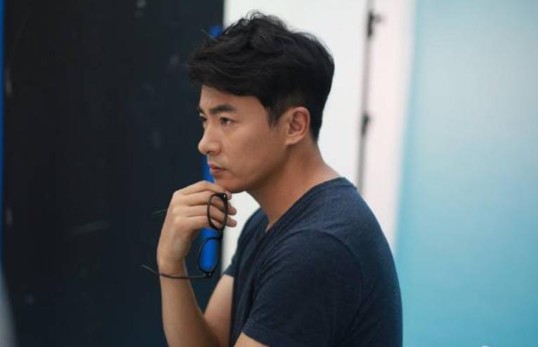 It's miserable for people to have no drama to film in their middle age ...