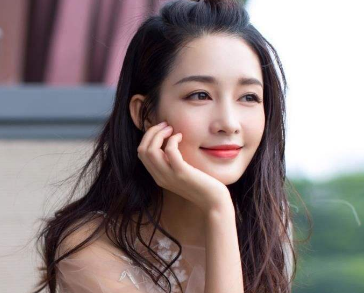 Li Qin: He was once a talent trained by the state, but he squeezed into ...