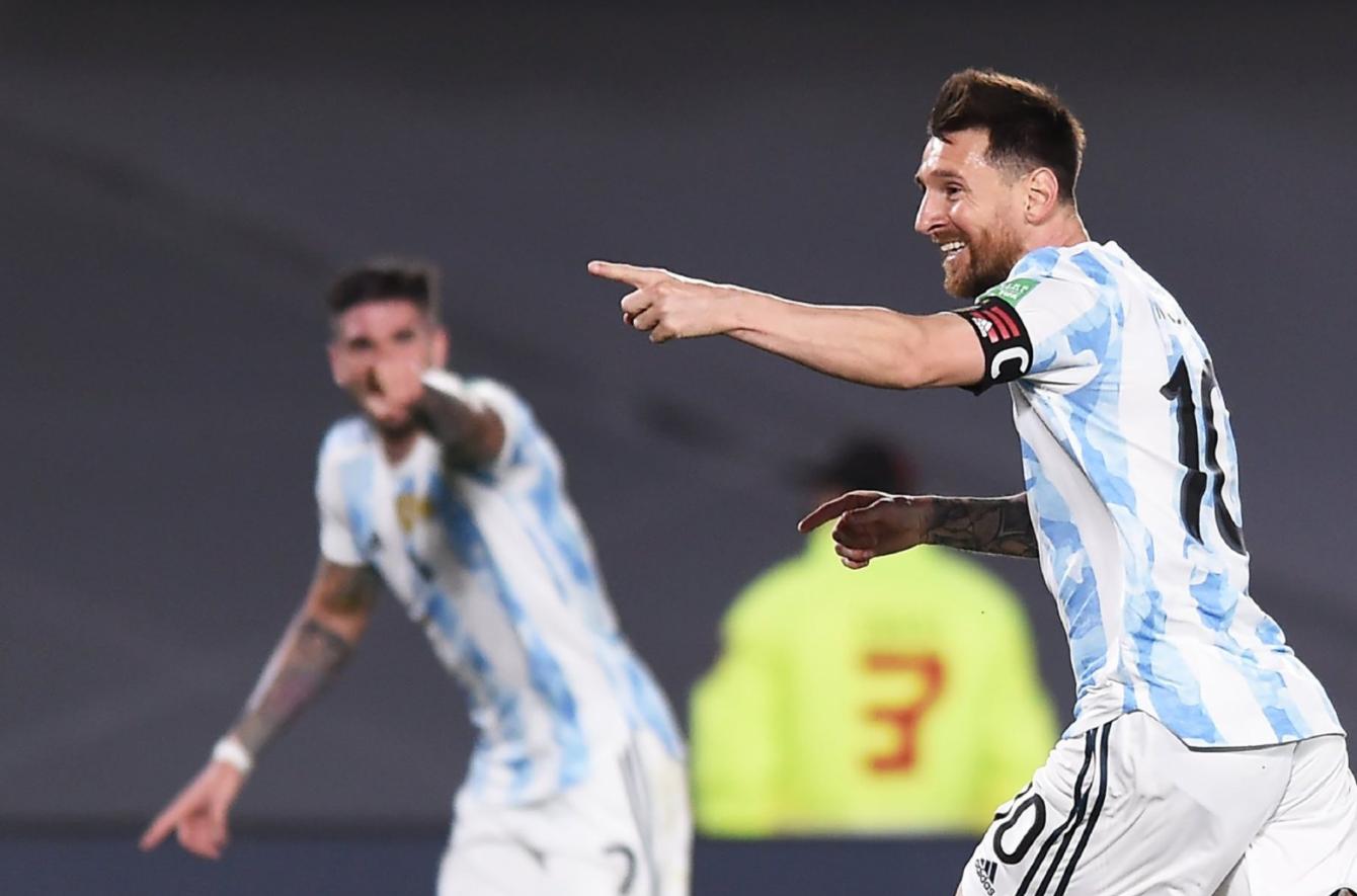 3-0 rolling!Argentina kicked crazy!Messi made 3 goals and then set the ...
