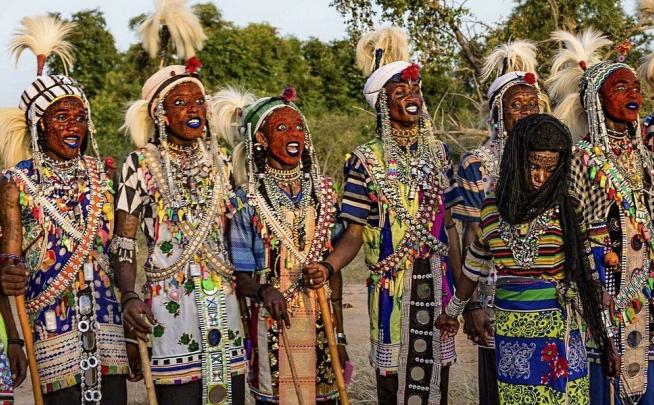 African primitive tribes: Only men can participate in the beauty ...