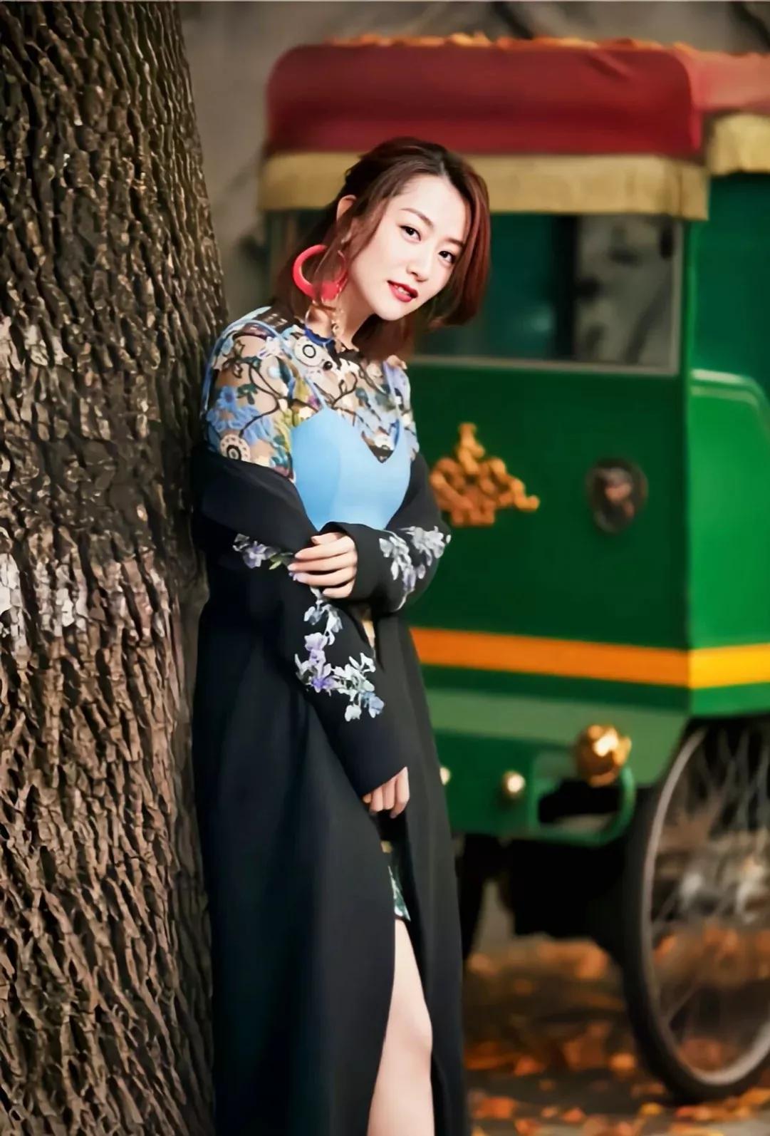 Bai Bing, a woman who looks like Kim Hee Sun - iNEWS