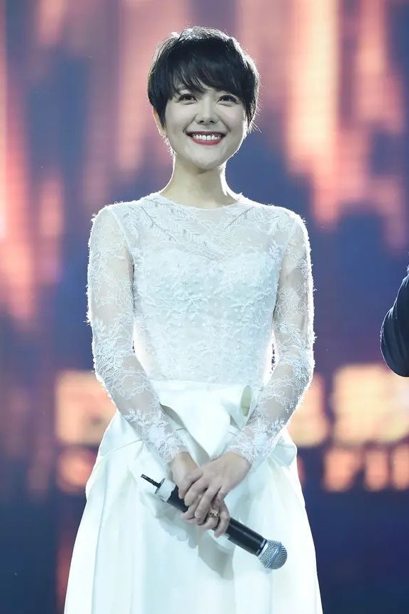 Aggrieved housewife Yang Lele: Dare to wake Wang Han when the amniotic ...