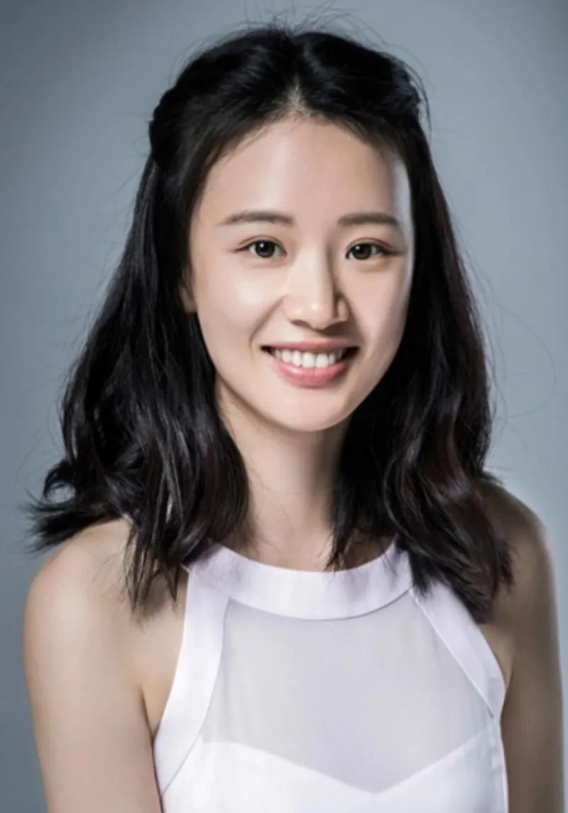 Sun Yi, who had been in love with Zhang Jia's translation biography ...