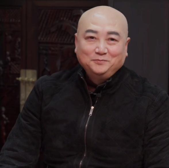 68-year-old Chi Zhongrui brought goods overturned, and netizens laughed ...