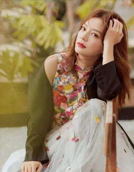 How long will Zhao Wei, who is wearing the "Japanese Army Flag", make ...