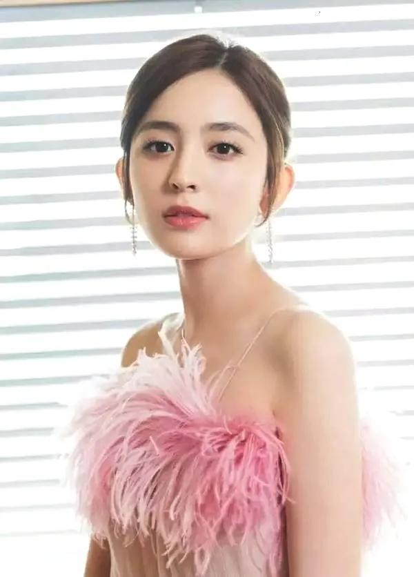 Tik Tok Goddess Tang Yi Stunning Photo Album - iNEWS
