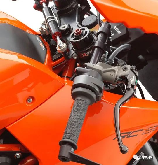 The much-anticipated KTM RC8C debut - iNEWS