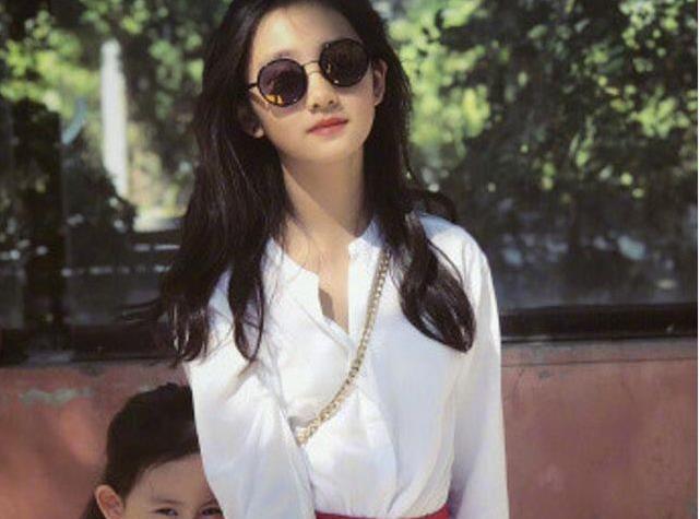 Little Gossip, Huang Xiaoming, Li Feier, Zhou Yangqing, Huang Lei, Qing Ya Ji 2, Gao Weiguang ...