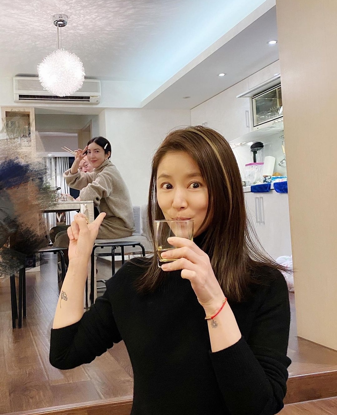 Frequent quarrels with Huo Jianhua, Ruby Lin is in a good mood during ...