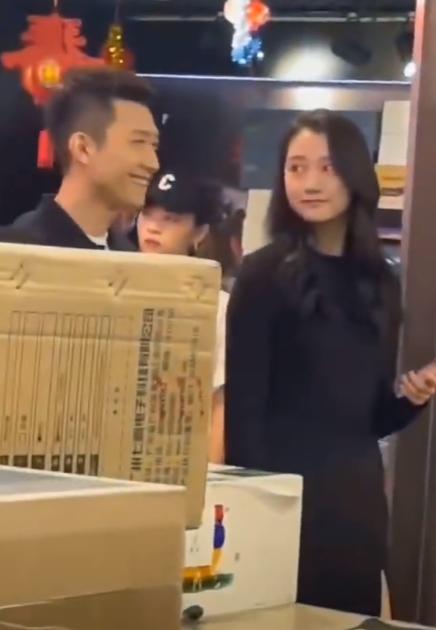 Zhang Shan was met by chance while filming!The body is thin and the ...