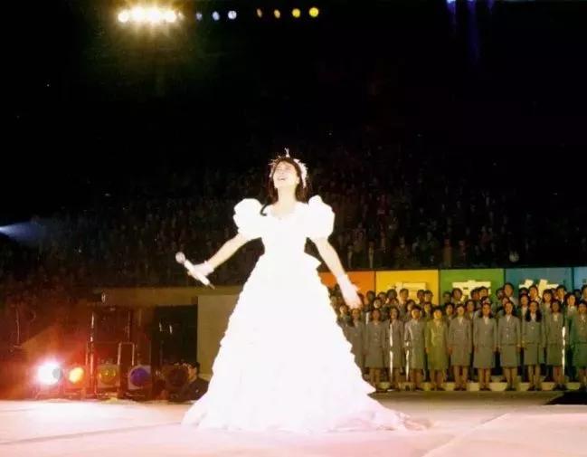 Chen Meiling: A woman who was like Teresa Teng, a mother who sent her three sons to Stanford - iNEWS