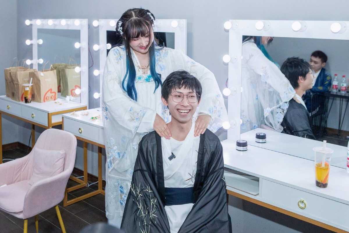 Menglei's proposal was successful!Five-year long-distance love race ...