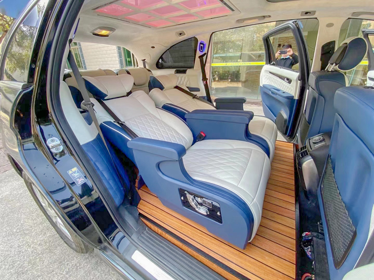 Mercedes-Benz R-Class interior modification refurbished mid-row with ...