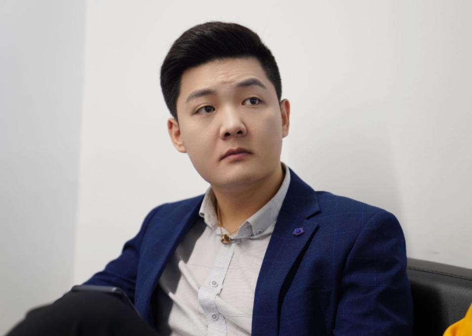 Jin Chan KPL debut!The Wolves beat up XYG, Daxian: This hero is really ...