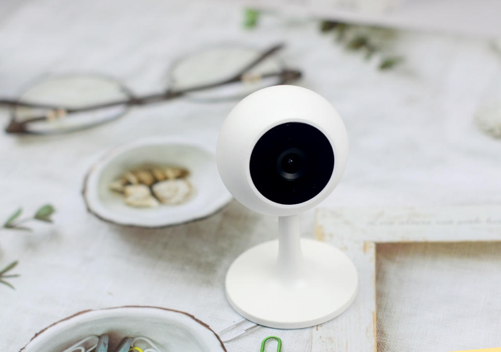 No longer worry about going out!QCY smart camera: a trusted home ...