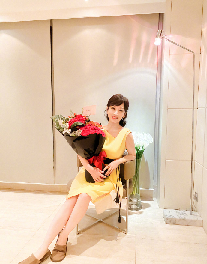 A beautiful old woman: Zhao Yazhi, now 68 years old, is still slender ...