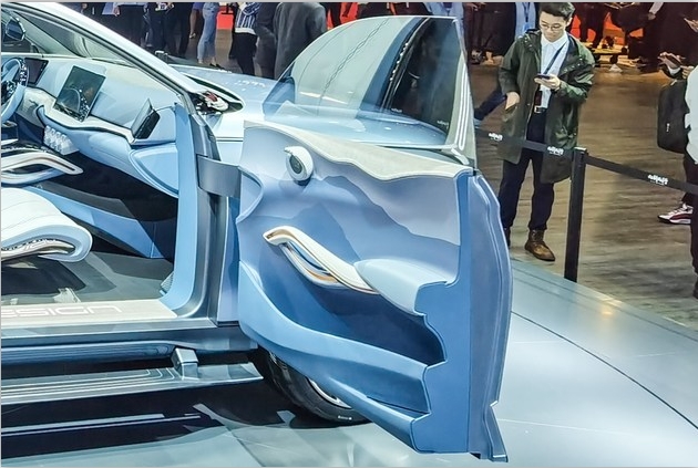 The door design of BYD's new car X-dream is too "artistic", and mass ...