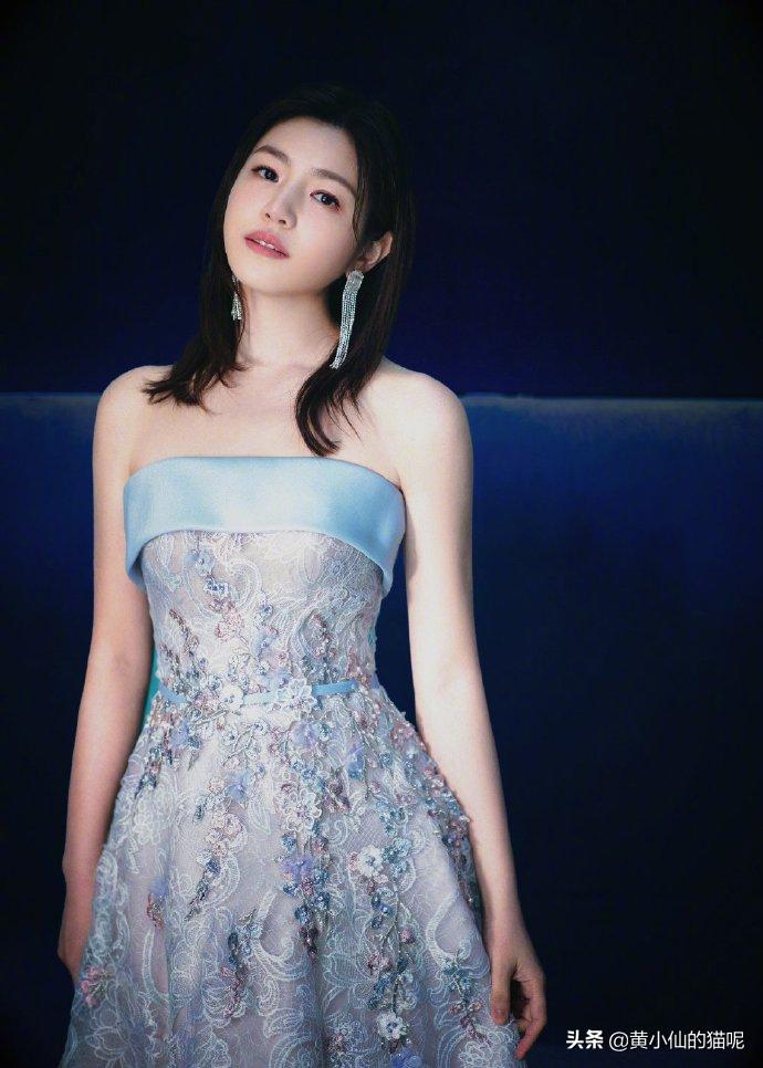 Chen Yanxi knows how to dress up as a "little woman", wearing a lace ...