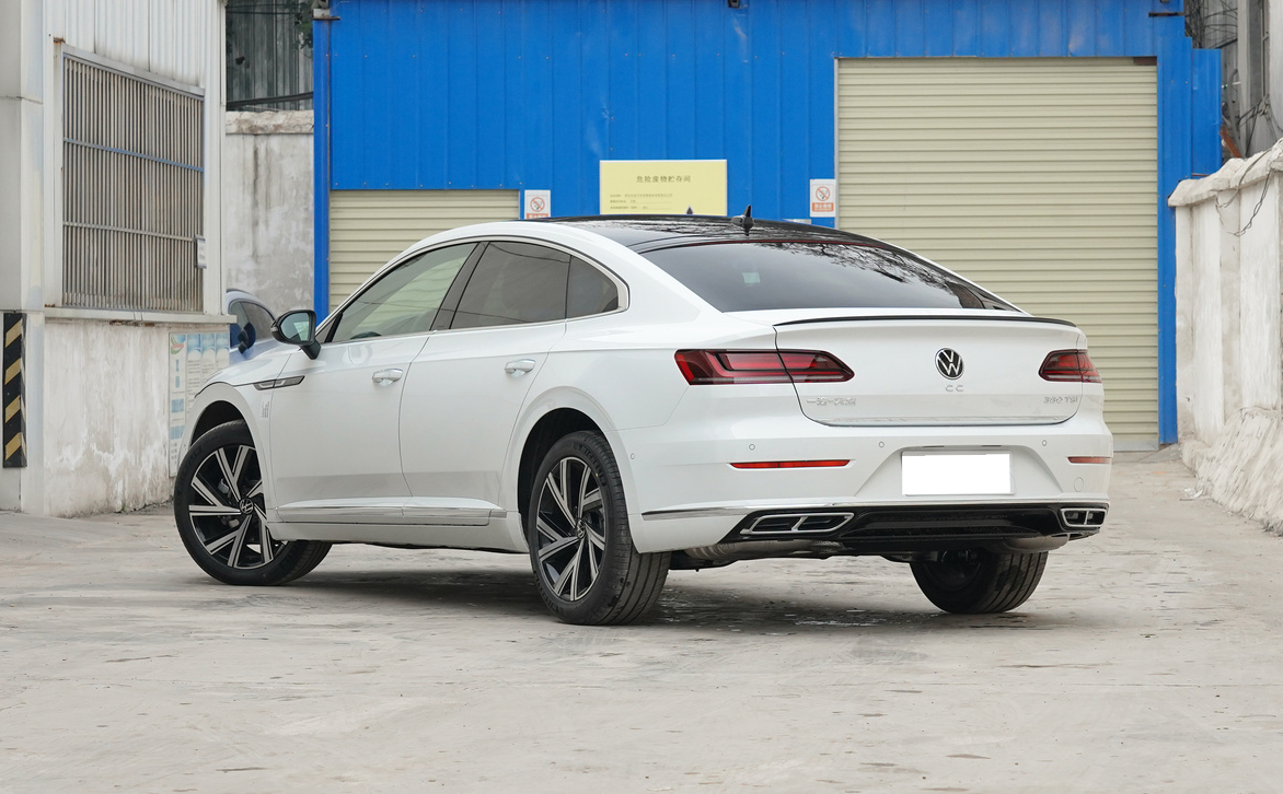 Volkswagen CC fell to its early 200,000, frameless door +186 horsepower ...