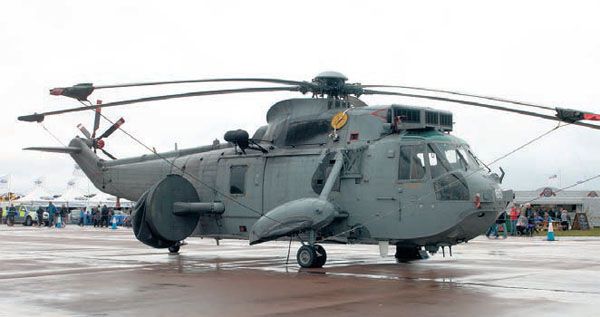 British Navy's main "Watchtower" early warning helicopter - iNEWS