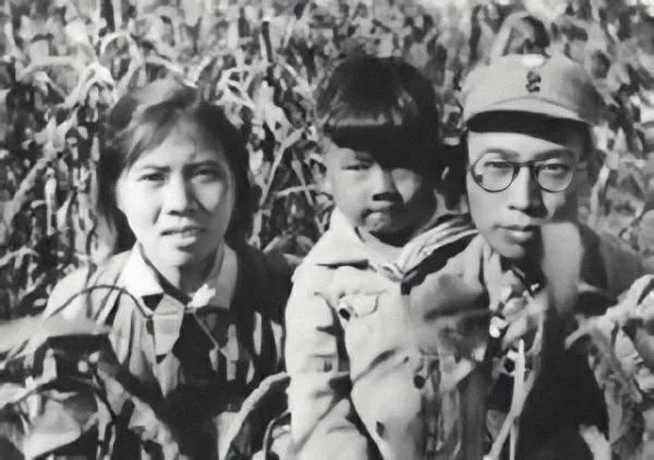 A peasant woman in Hunan met Lin Boqu by chance, asked about her ...