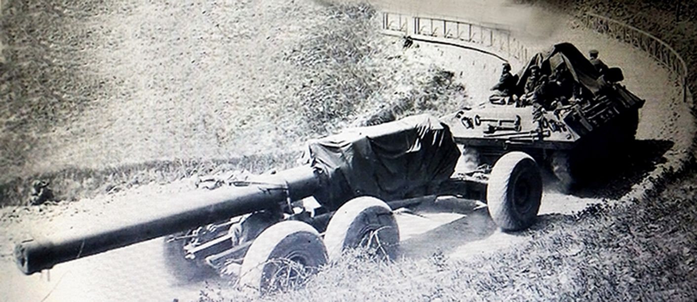 M1 240mm howitzer of American artillery in World War II - iNEWS