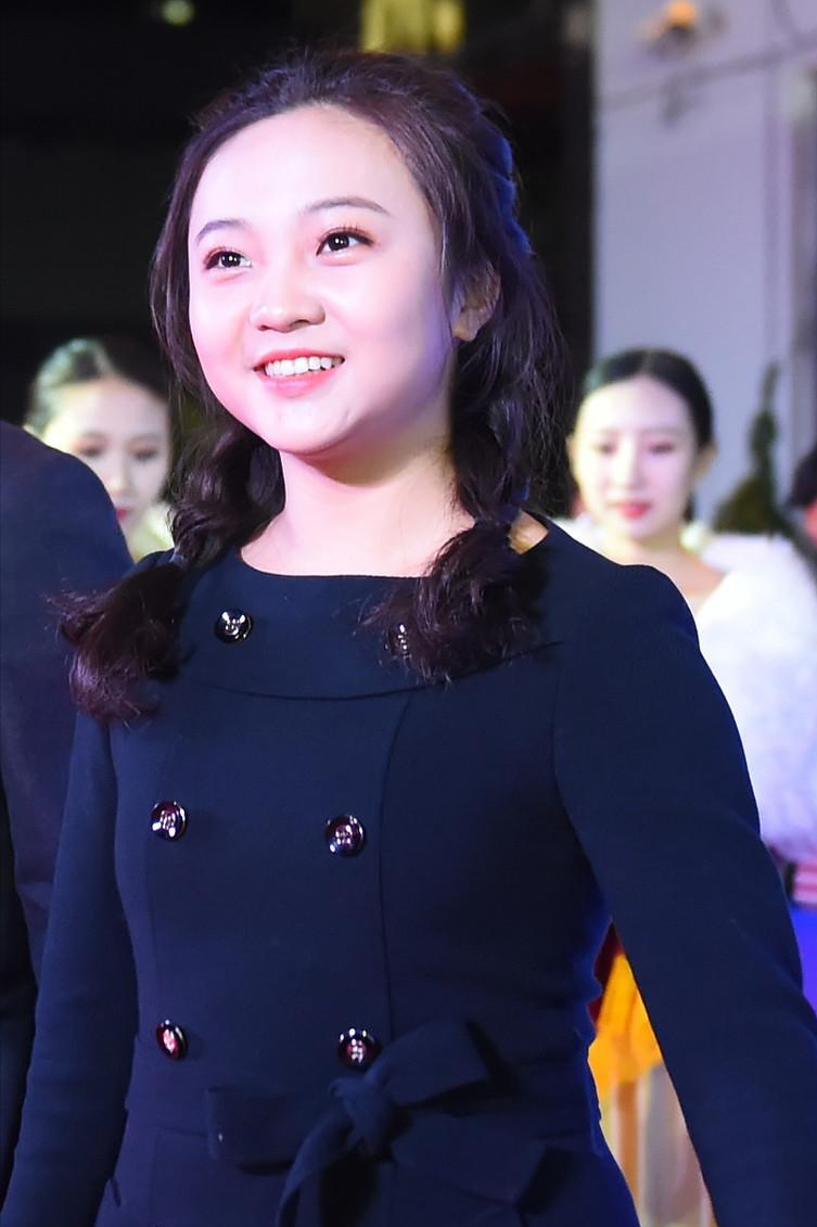 In 2008, the Olympic fake sang style, the 9-year-old Lin Miao is the ...