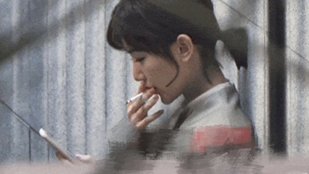 The sweetheart goddess Mao Xiaotong, smoking a cigarette is also fierce ...