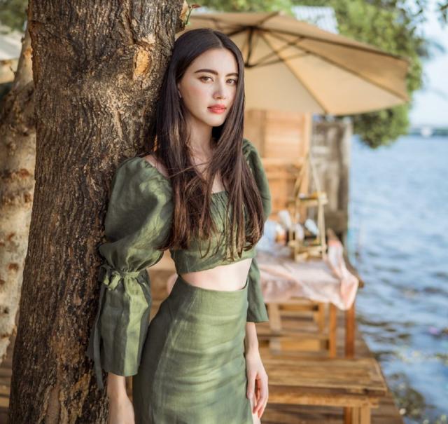 The 175cm tall Thai beauty is exquisite like a "Barbie doll" and it is ...